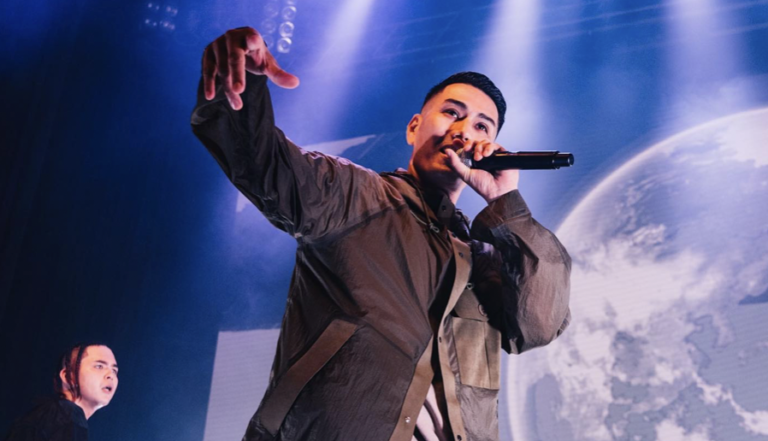 ラッパーAKLOのプロフィール紹介｜その壮絶な生い立ちから最新の人気曲まで徹底解説 | pucho henza