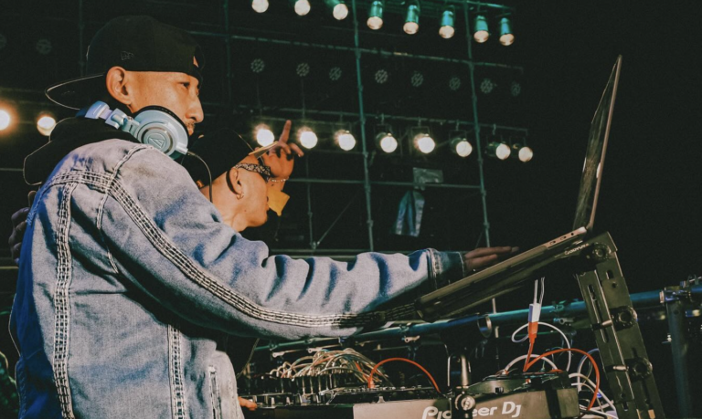 DJ RYOWの人生が凄すぎる！壮絶な生い立ちから最新の人気曲まで徹底解説 | pucho henza