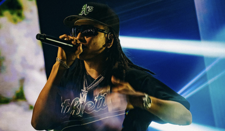 ¥ellow Bucksのプロフィール紹介｜その壮絶な生い立ちから最新の人気曲まで徹底解説 | pucho henza